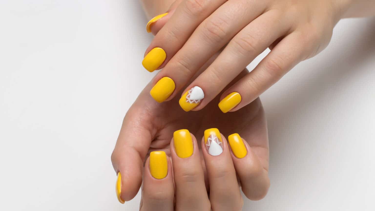 Brighten Your Summer: Trendy Yellow Summer Nails to Try